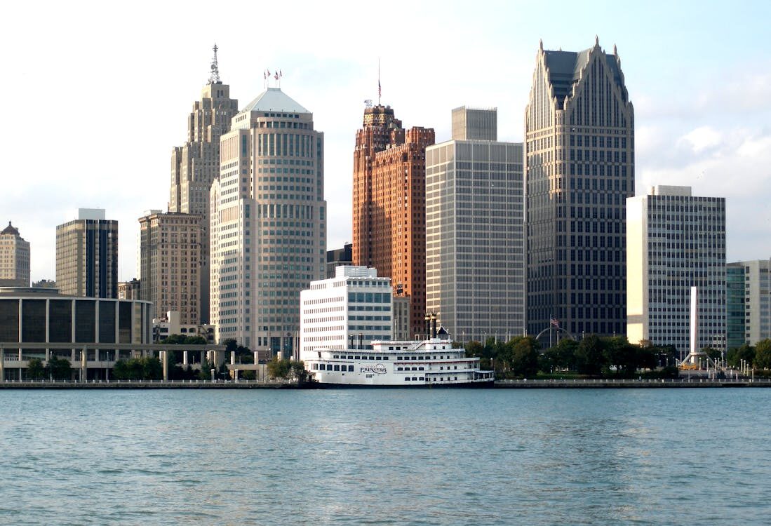 Detroit and Grand Rapids Van Travel Experiences: Creative Ways to ...